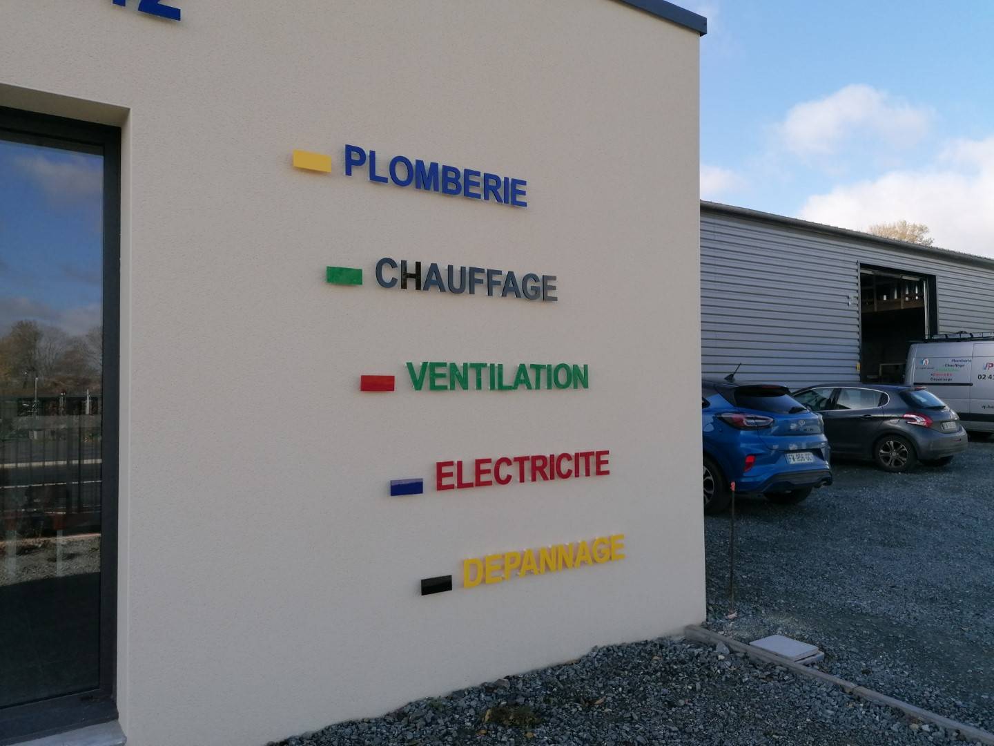 Signalétique personnalisée près de Changé